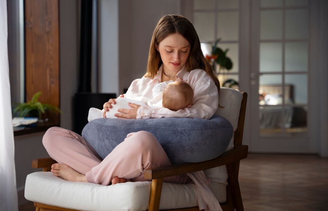 6 Cara Menyusui yang Benar dan Aman untuk Bayi - Medi Call Blog