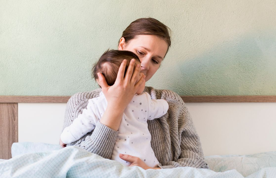 4 Cara Mengatasi Bayi Kejang, Bunda Wajib Tahu! - Medi Call Blog