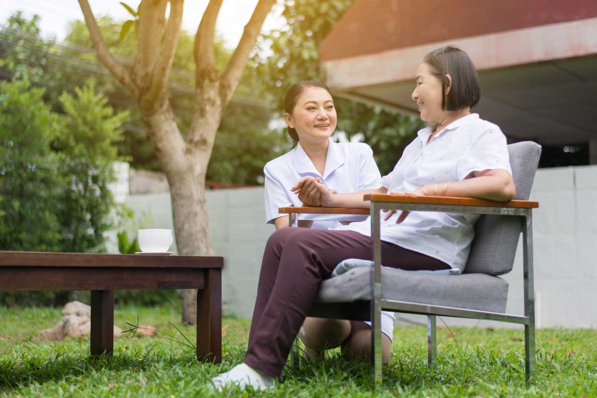 Jasa Perawat Home Care dan Lansia 24 Jam